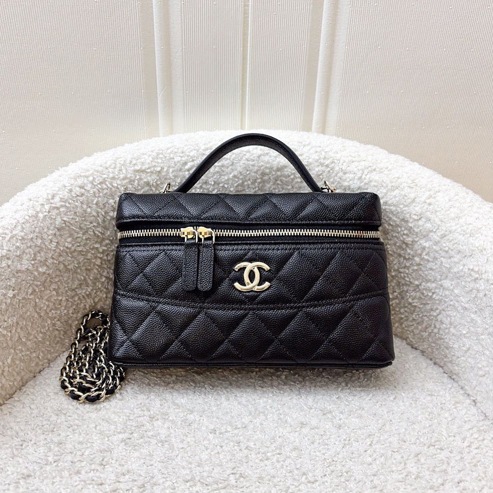 Chanel 25C Vanity / Clutch with Chain (LP Style Bag) in Black Caviar a ...