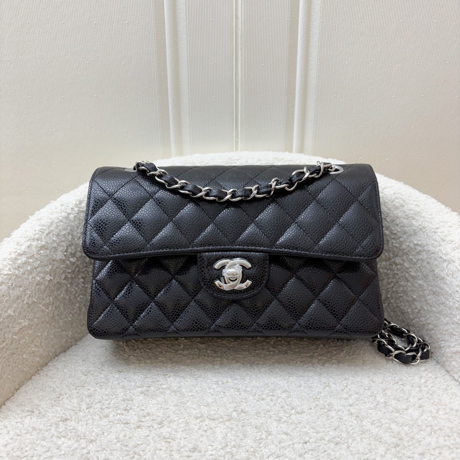 Chanel Small Classic Flap CF in Black Caviar and SHW (Model: A01113 ...