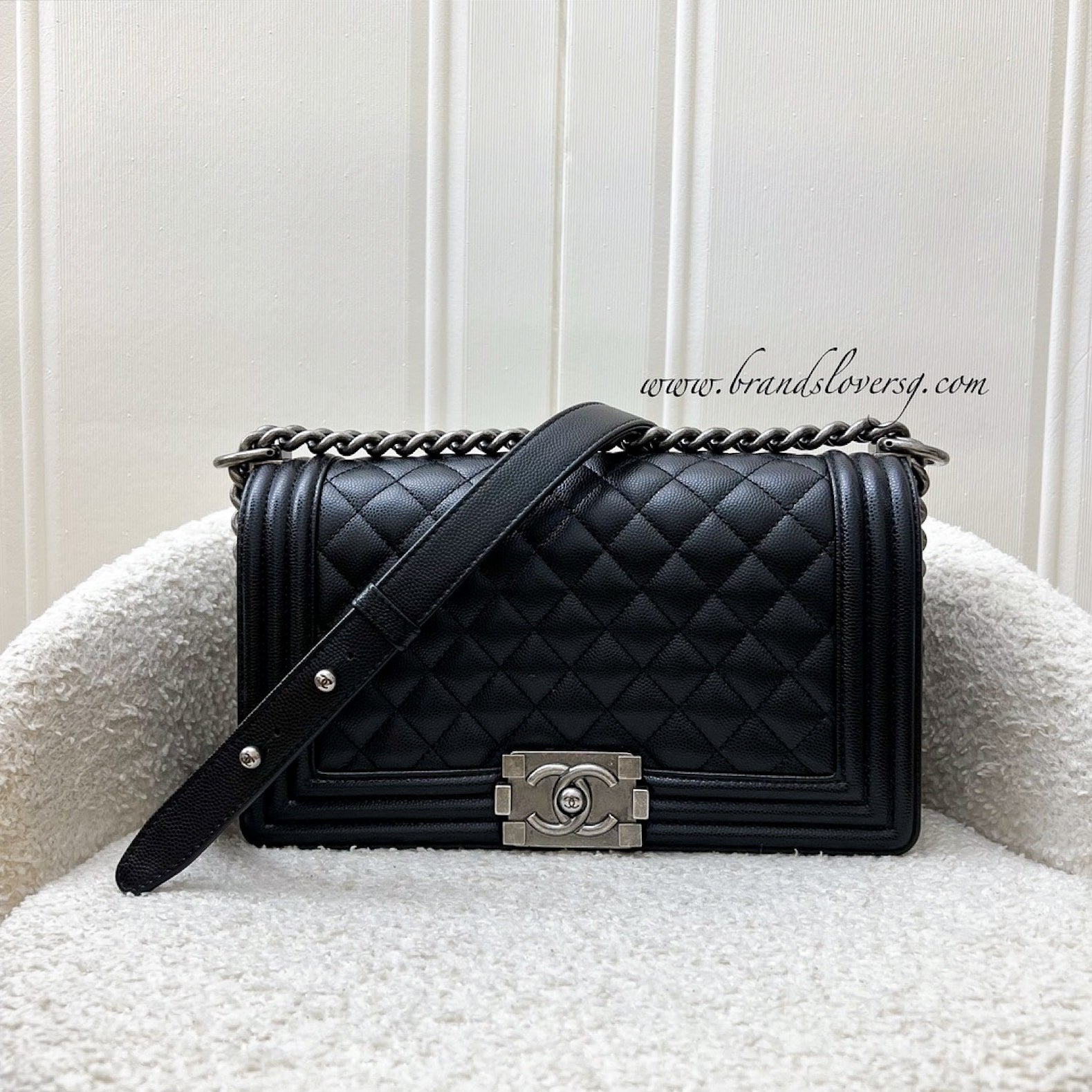 Chanel Medium 25cm Boy Flap in Black Caviar and RHW (Model: A67086 ...