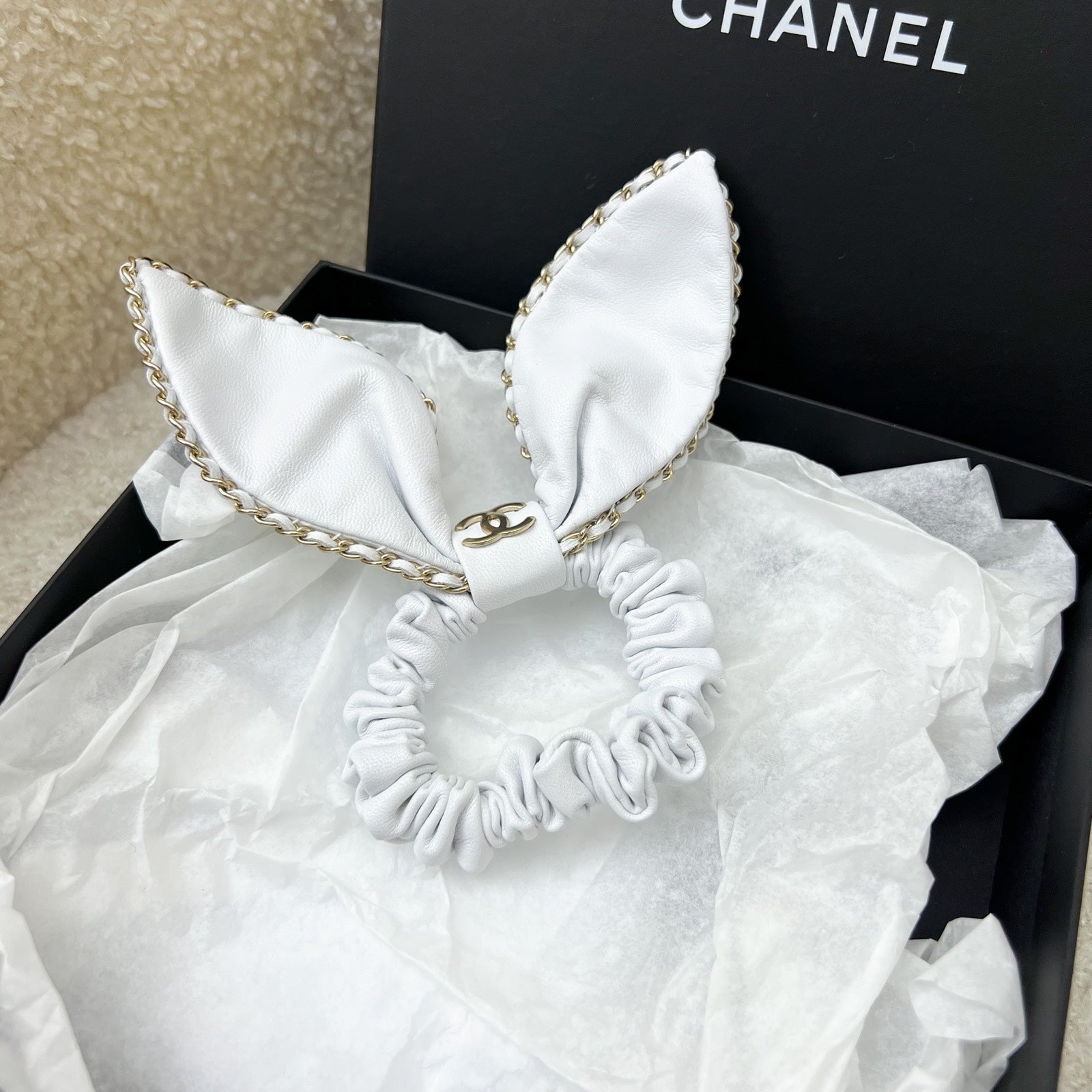 Chanel Hair Scrunchie Tie in White Lambskin and LGHW – Brands Lover