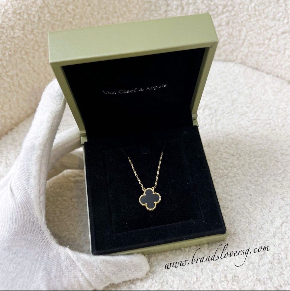 Van Cleef & Arpels VCA Vintage Alhambra 1 Motif Pendant with Onyx in 1 ...
