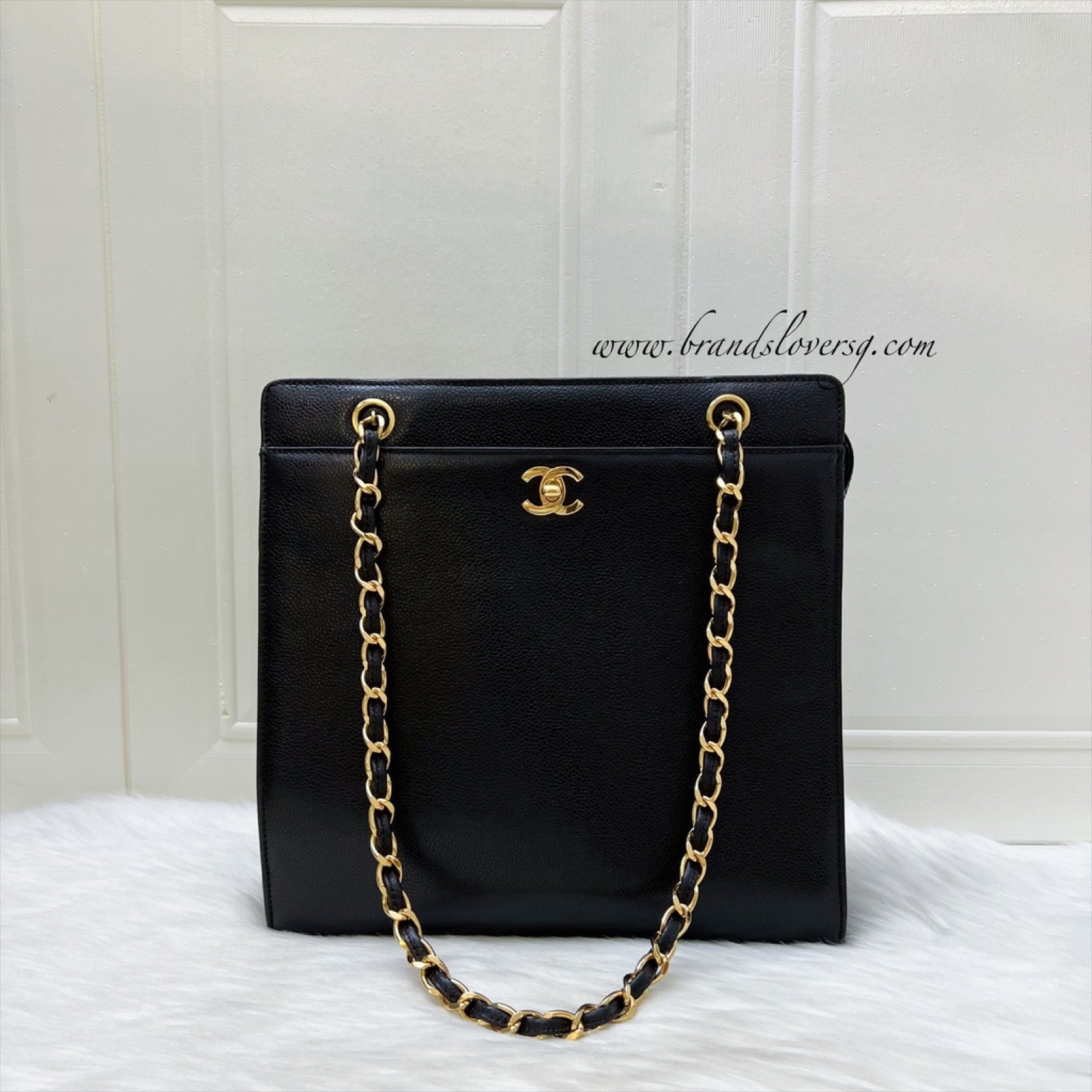 Chanel Vintage Tote Bag with CC Turnlock in Black Caviar and 24K Gold ...