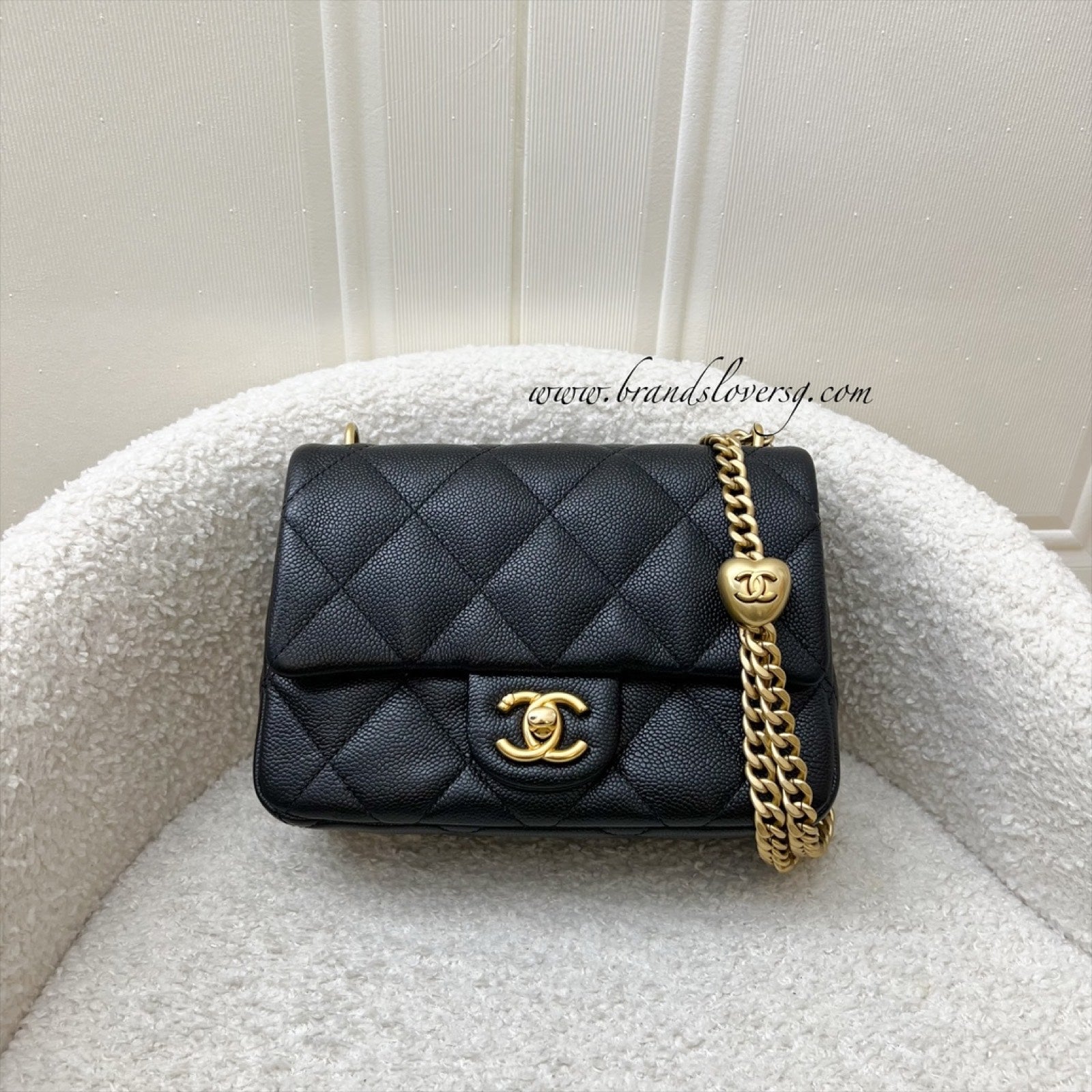 [Local Set - 2023] Chanel 23P Heart Adjustable Chain Mini / Small Flap ...