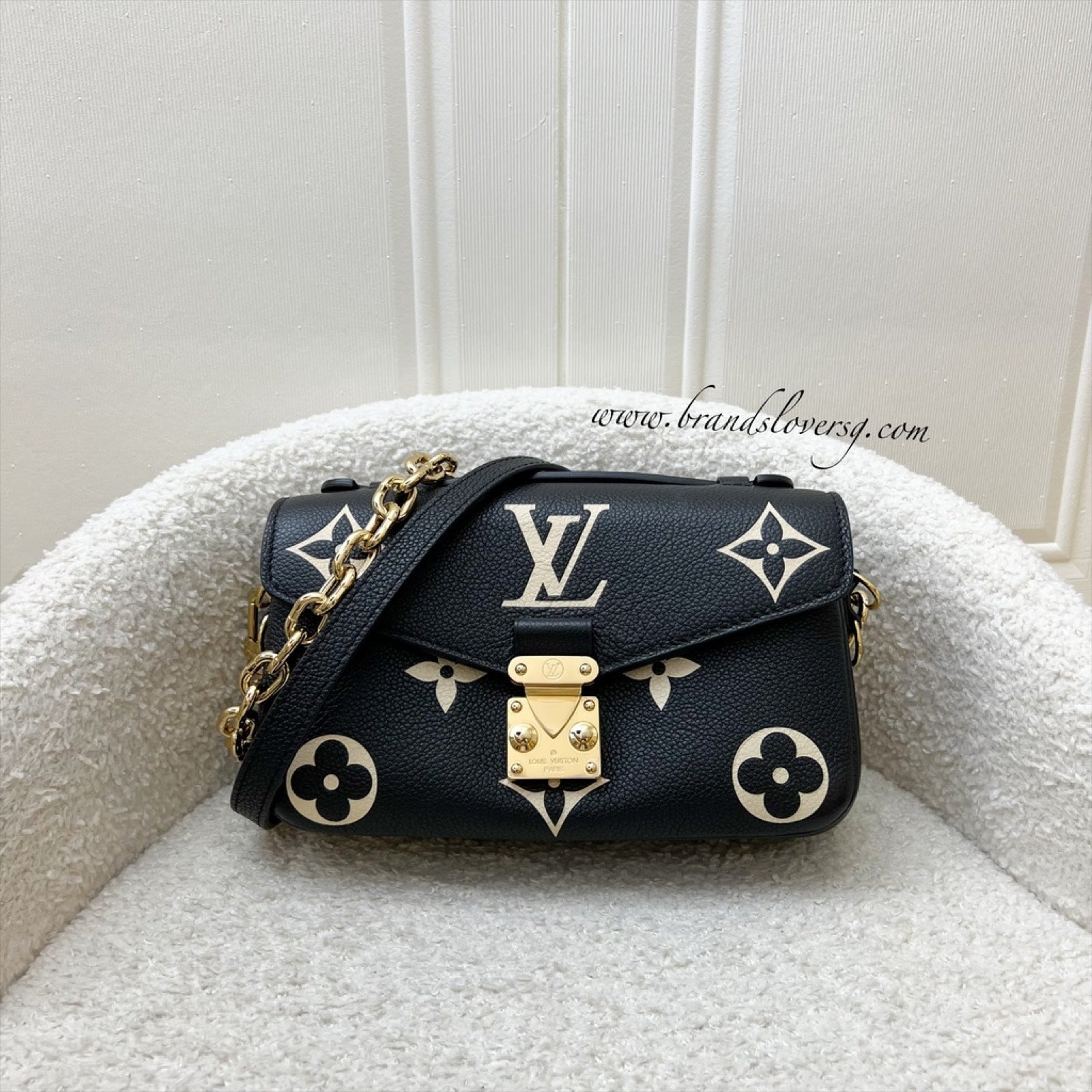 LV Pochette Metis East West in Black and Creme Giant Monogram Empreint ...